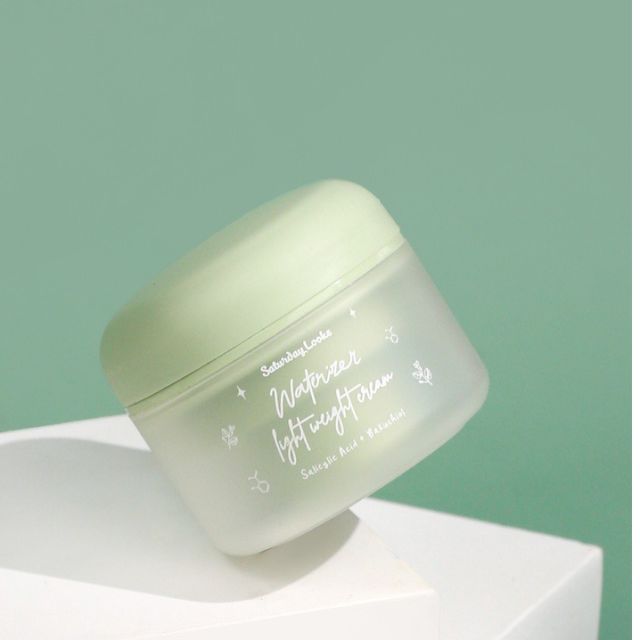 Saturday Looks Waterizer Light Weight Cream - Beauty Review